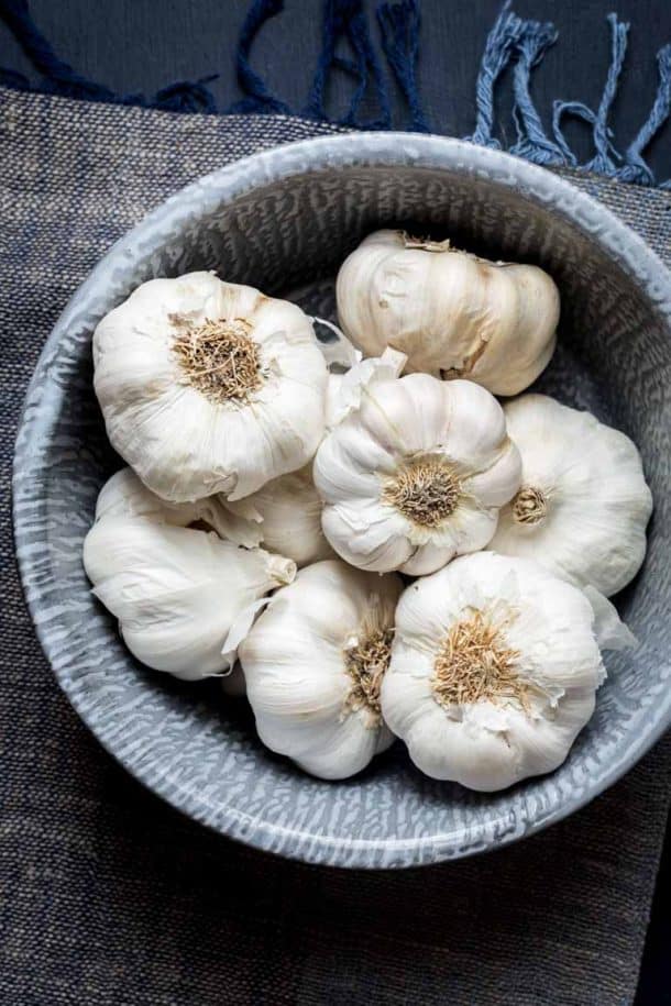 stove-top roasted garlic (makes garlic puree & garlic oil!) - Healthy ...