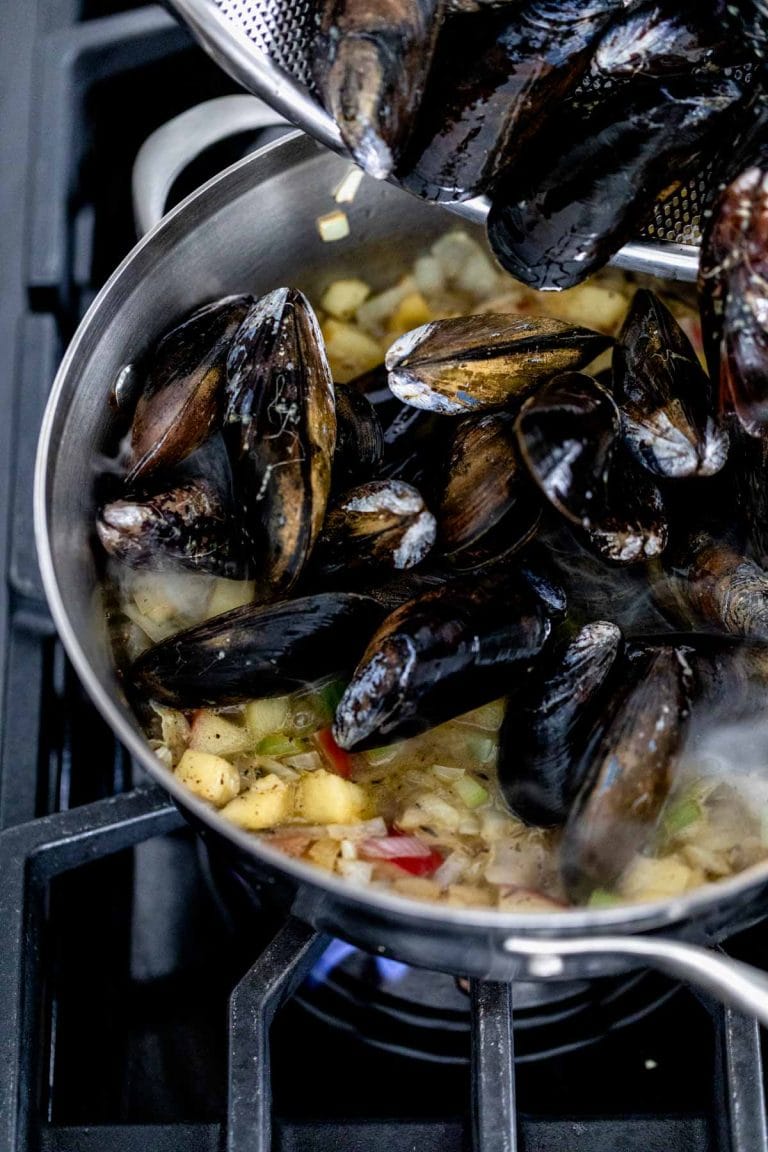 How To Clean and Cook Mussels - Healthy Seasonal Recipes