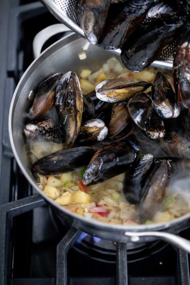 how to cook mussels - Healthy Seasonal Recipes