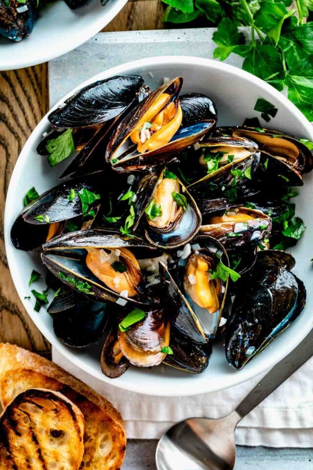Simple Steamed Mussels with Garlic - Healthy Seasonal Recipes