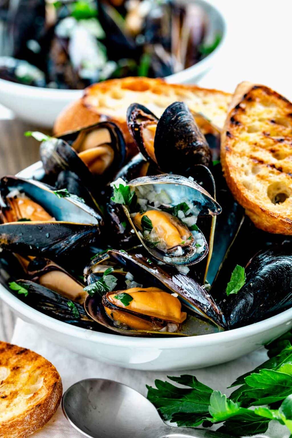 Simple Steamed Mussels with Garlic - Healthy Seasonal Recipes