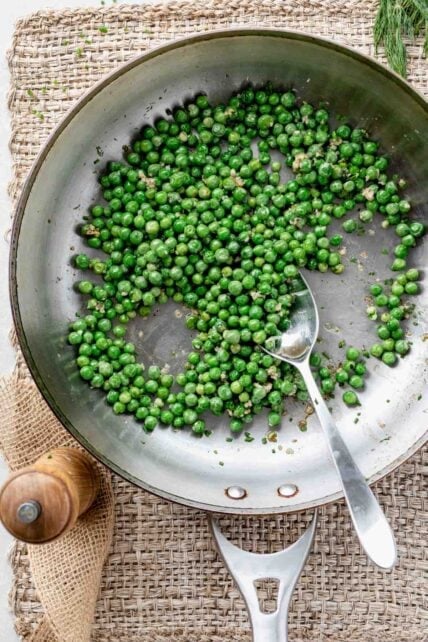 How To Cook Peas (Fresh or Frozen) - Healthy Seasonal Recipes