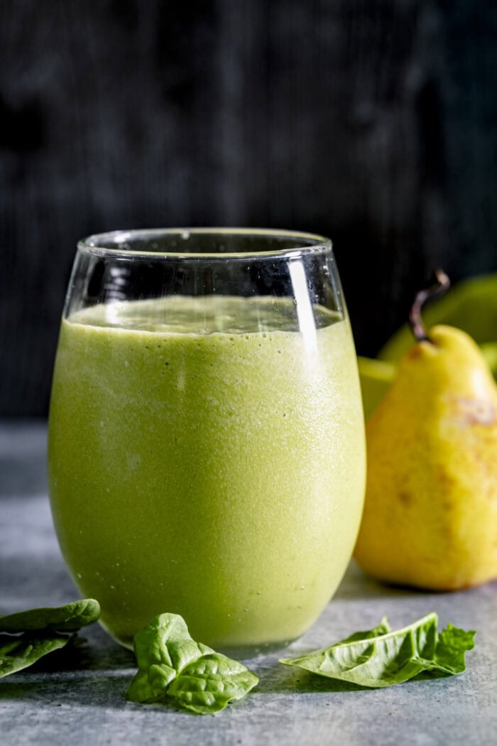 Pear Smoothie with Spinach - Healthy Seasonal Recipes
